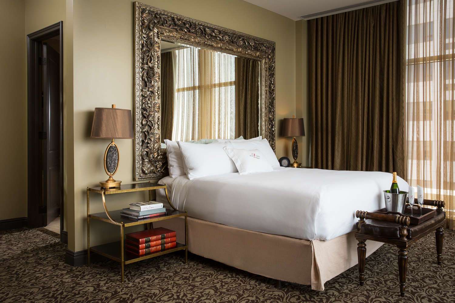 For Your Eyes Only - Suites | Houston Museum District - Hotel ZaZa